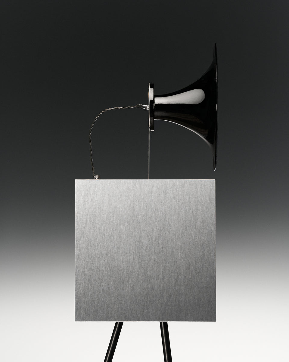 Hum in Aluminum – Silence Please